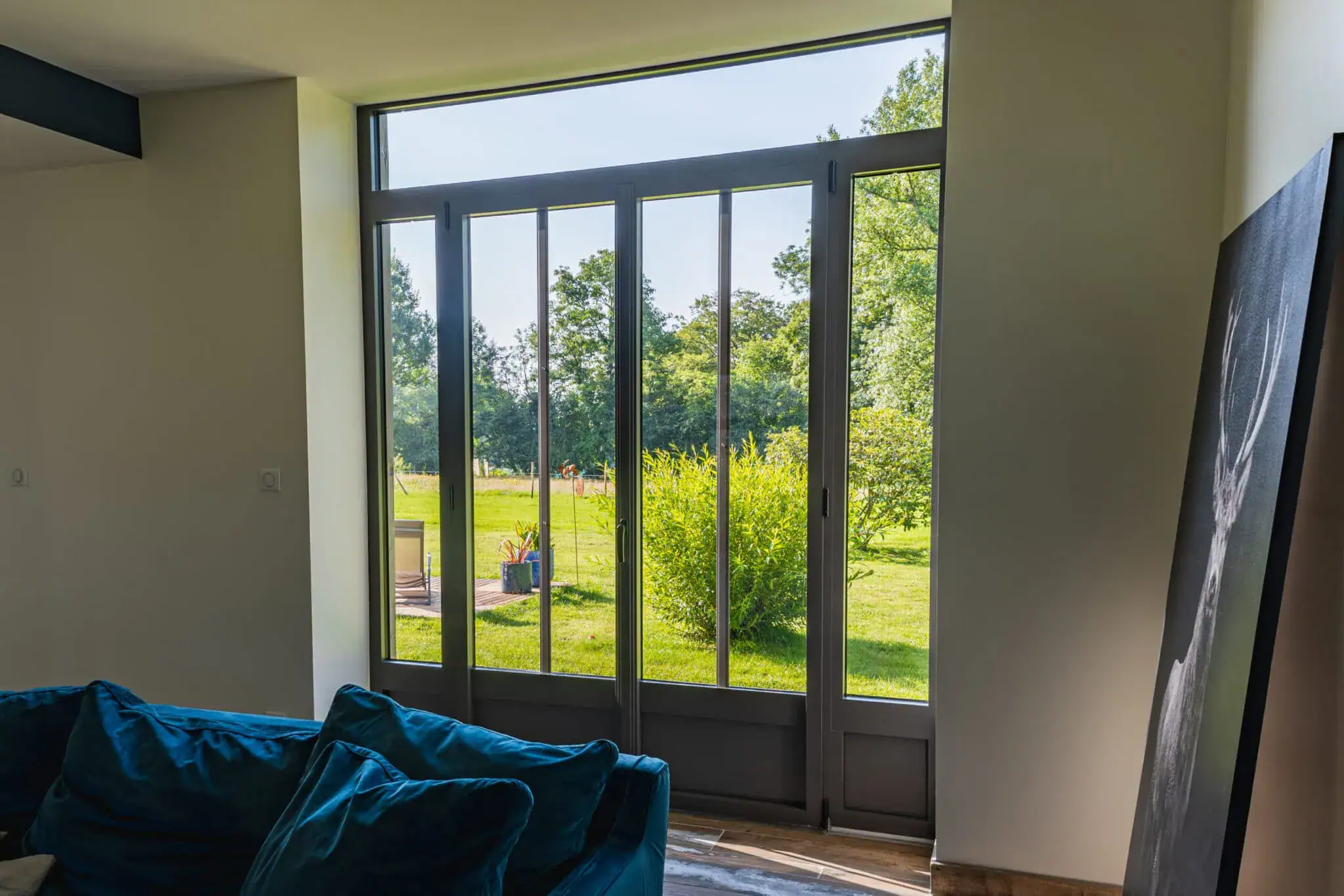 Imposte menuiserie : un apport de lumière au-dessus des fenêtres